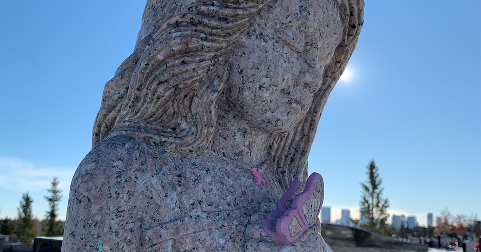 Unique Cemetery Monument Designs to Honor Your Loved Ones - Sunset ...
